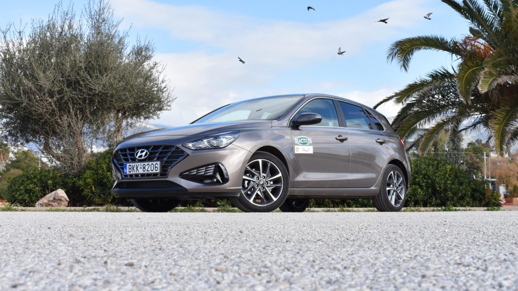 Δοκιμάζουμε το ήπια υβριδικό Hyundai i30 των 120 ίππων (+video) | TractioN